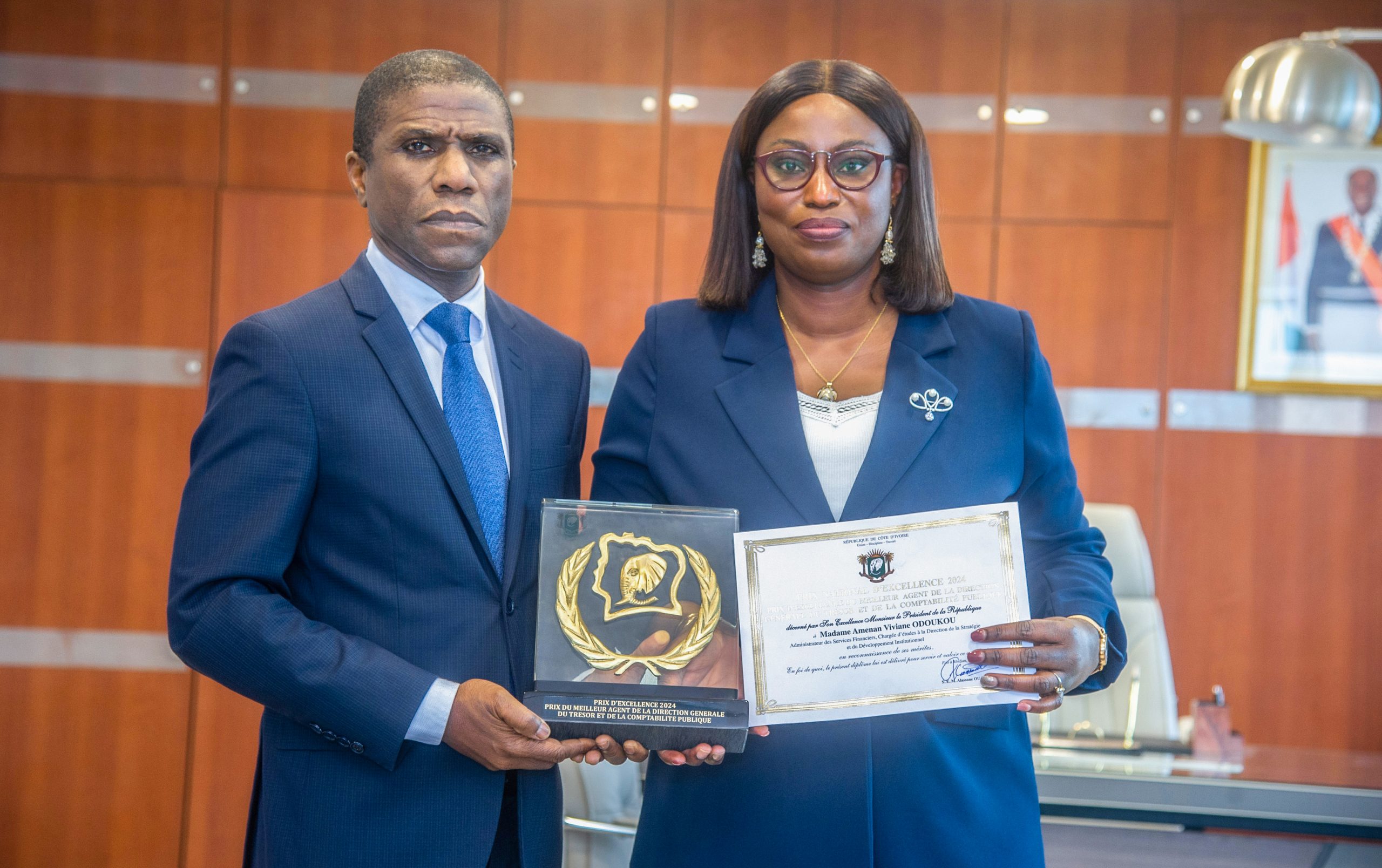 Mme ODOUKOU Amenan Viviane – Espace Agents